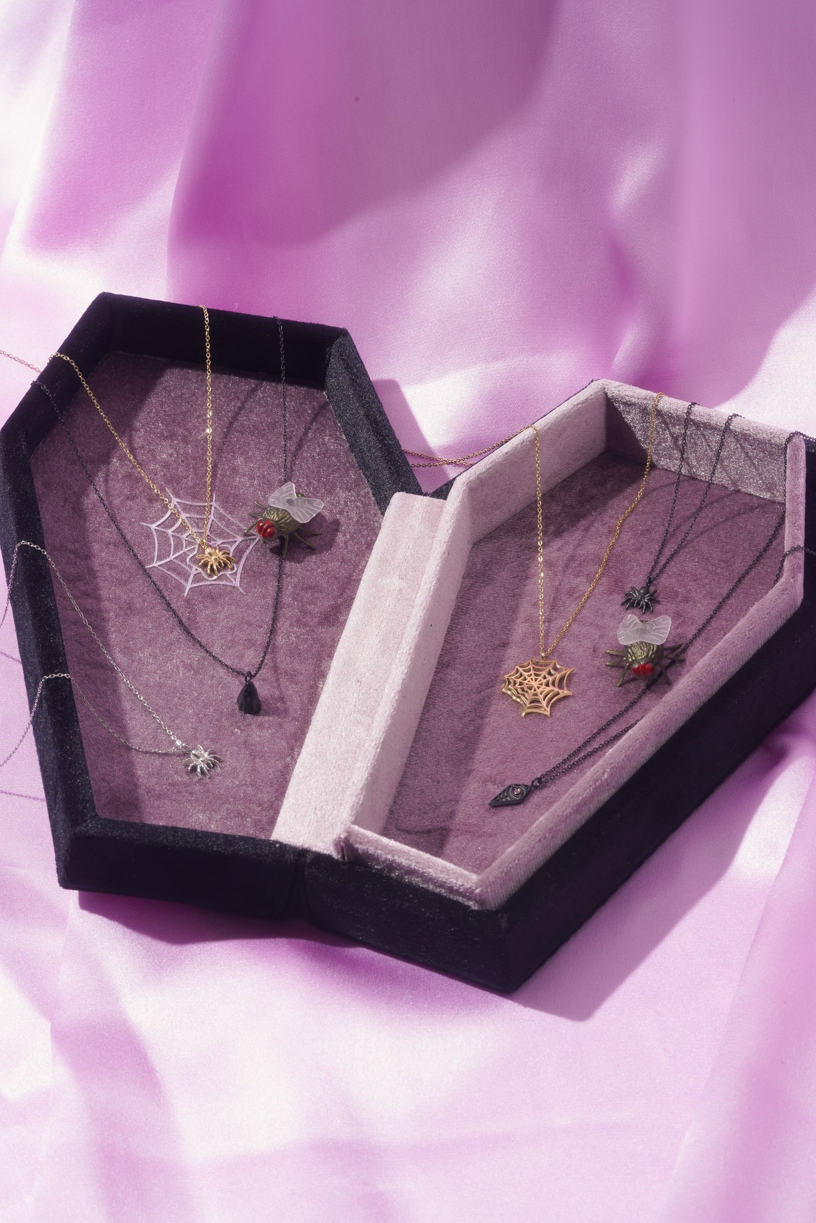Ready-Made Jewelry - materials and technology driven