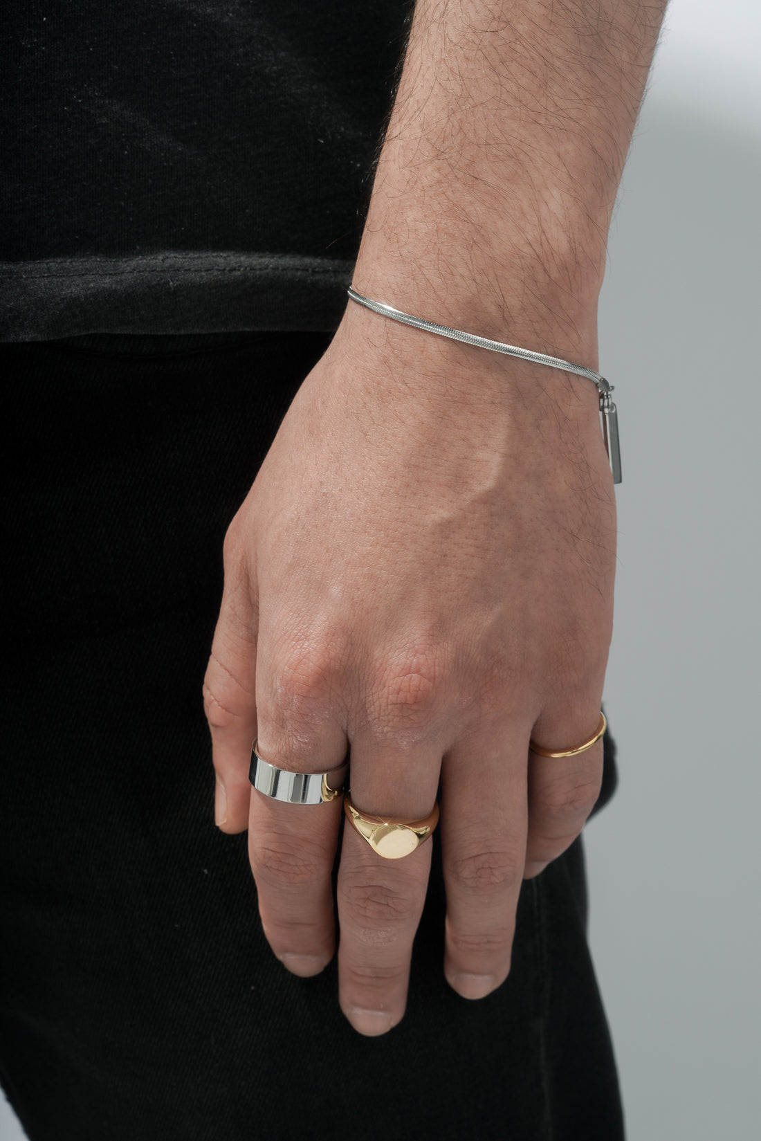 Saturn Thin Ring – Ready-Made